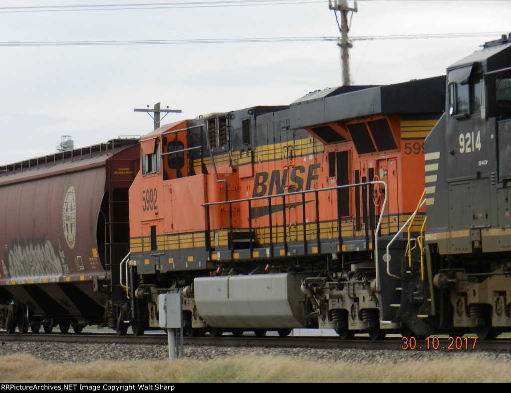 BNSF 5992
